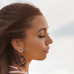 Anne Samanta Schubert's Profile Hottest Nudes & More - FapJerks