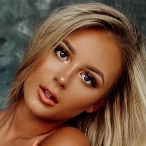 Ashlyn Sharp's Profile Hottest Nudes & More - FapJerks